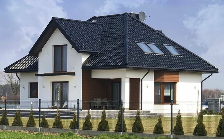Jak wybrać dobry projekt domu z dachówką ceramiczną – poradnik inwestora